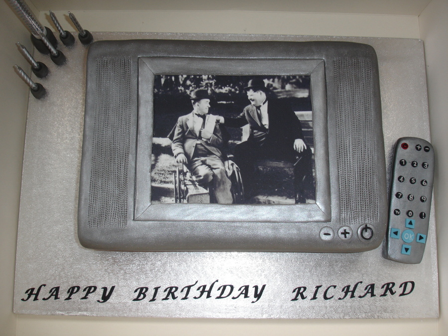 Laurel And Hardy Tv Cake - CakeCentral.com