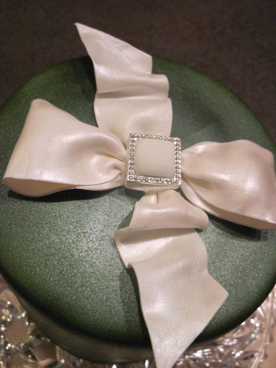 Emerald Green Birthday Cake - CakeCentral.com