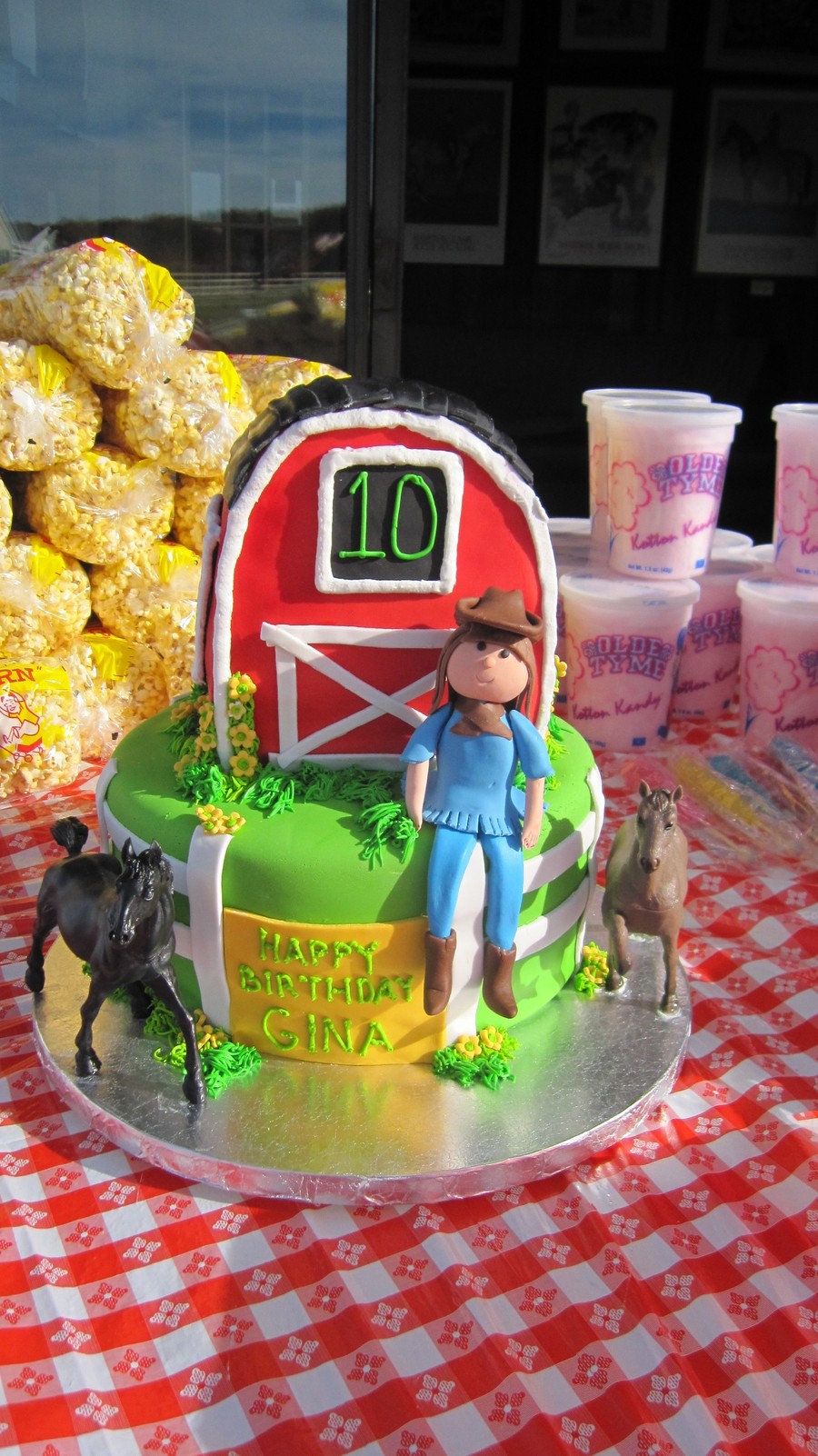 Barn Cake - CakeCentral.com