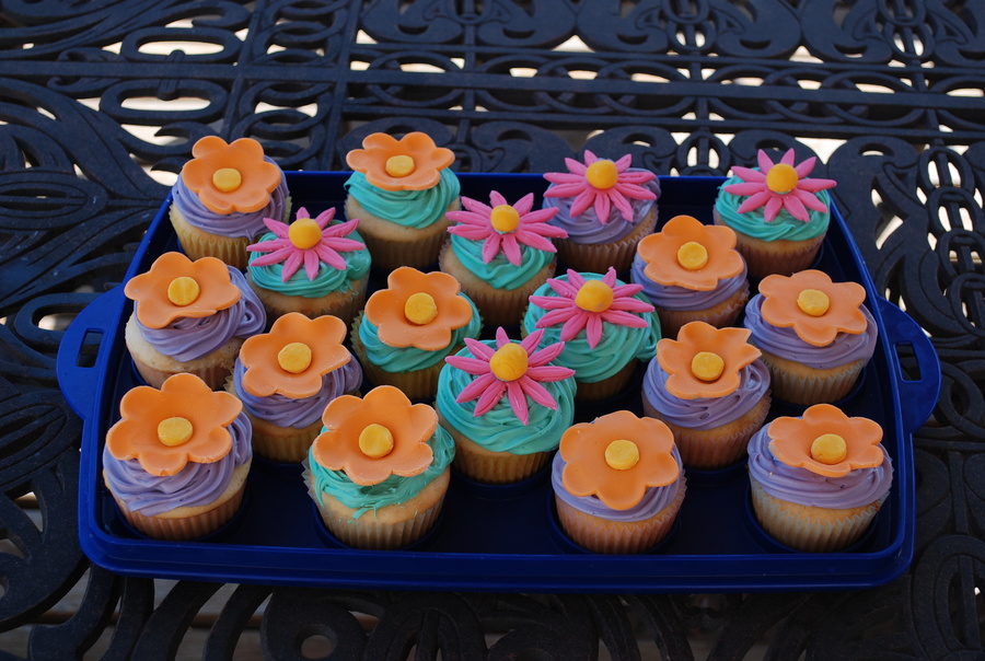 My Daughter's 3Rd Birthday Preschool Cupcakes - CakeCentral.com