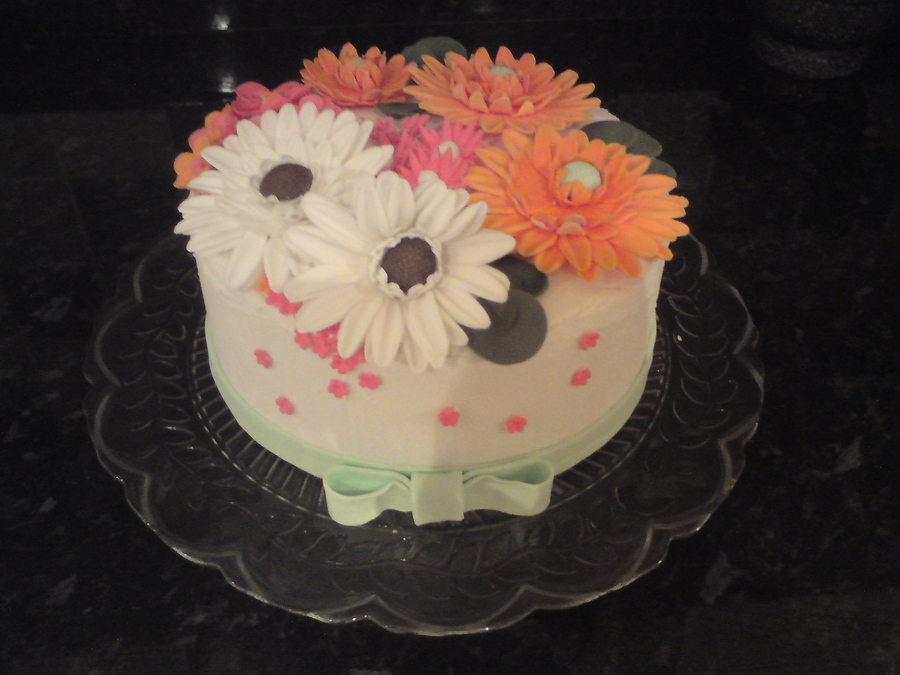 Gerbera Burst Cake - CakeCentral.com