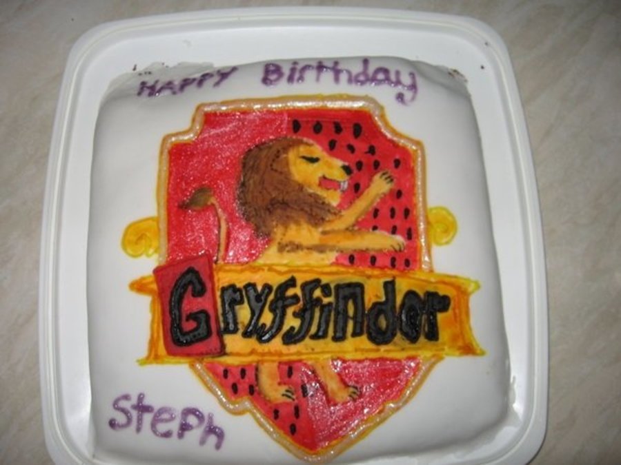 Gryffindor Cake - CakeCentral.com