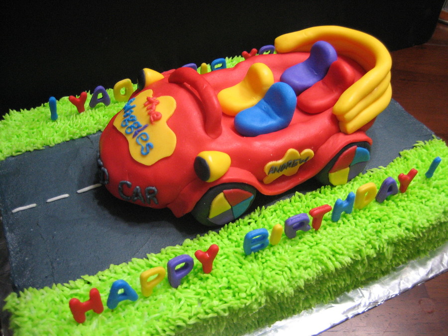 The Wiggles Big Red Car - CakeCentral.com