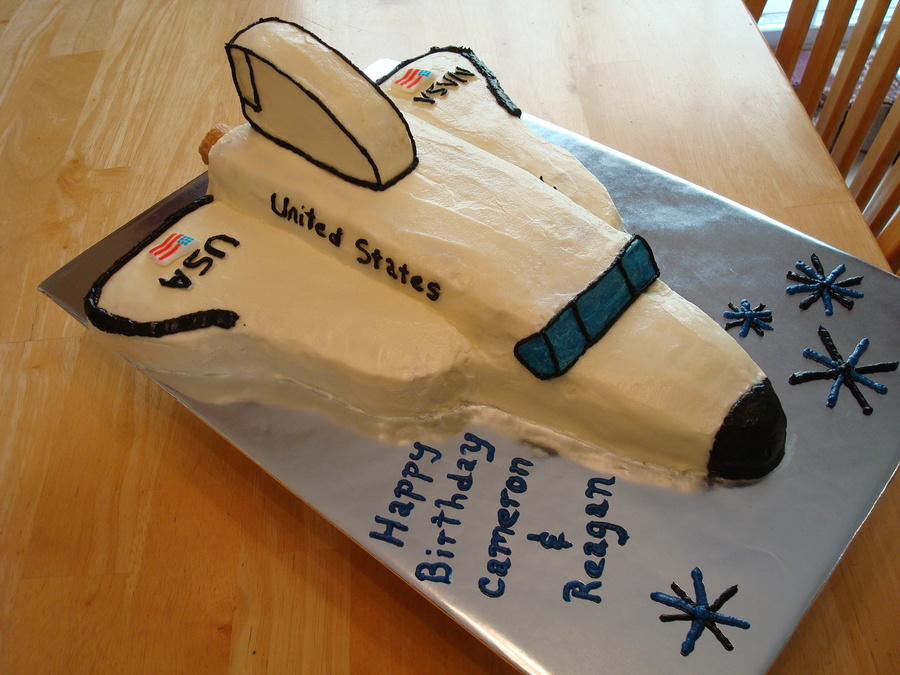 Space Shuttle - CakeCentral.com