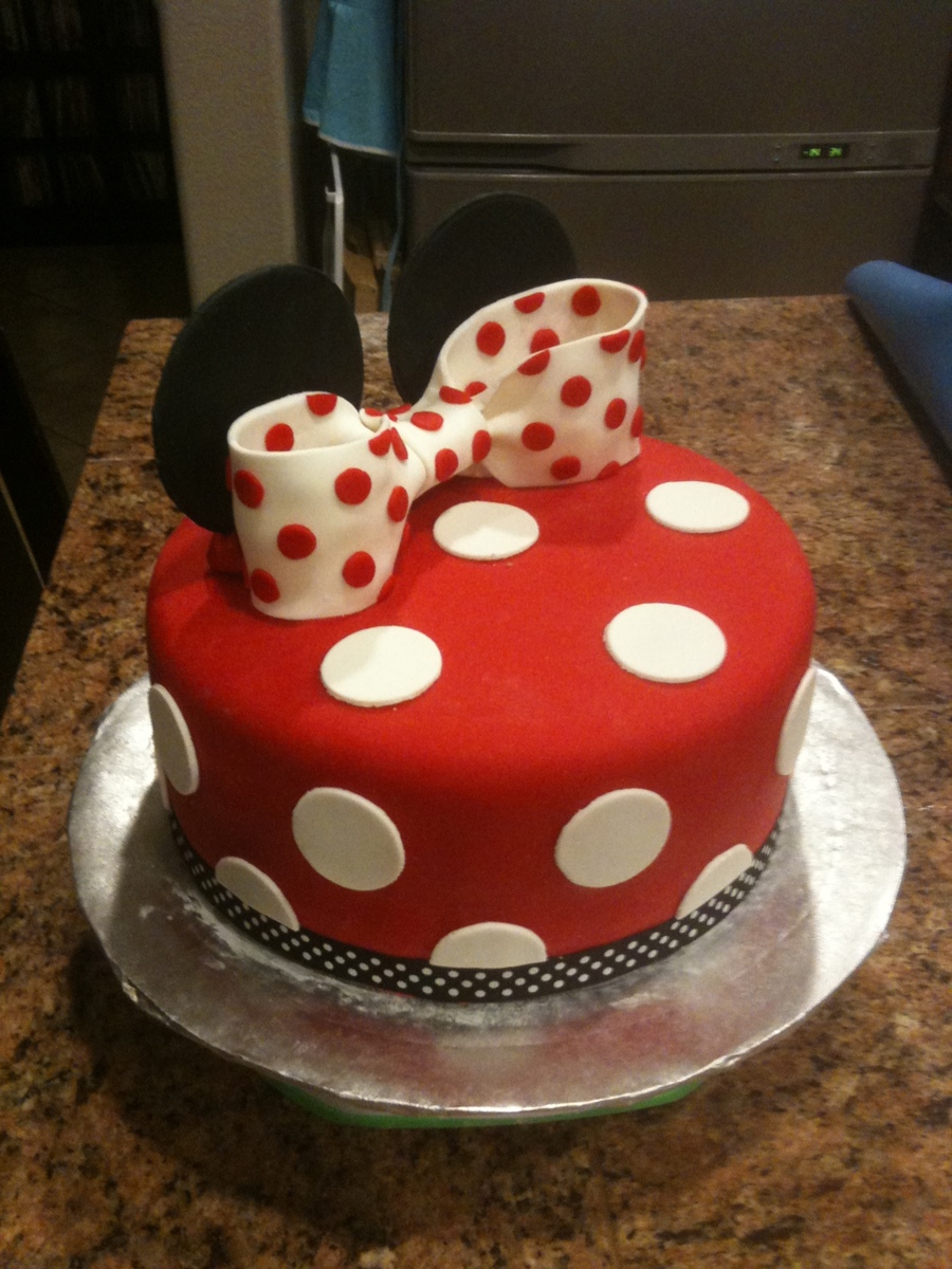 Minnie Mouse Cake - CakeCentral.com