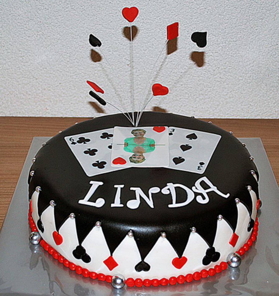 Cards Theme Cake - CakeCentral.com