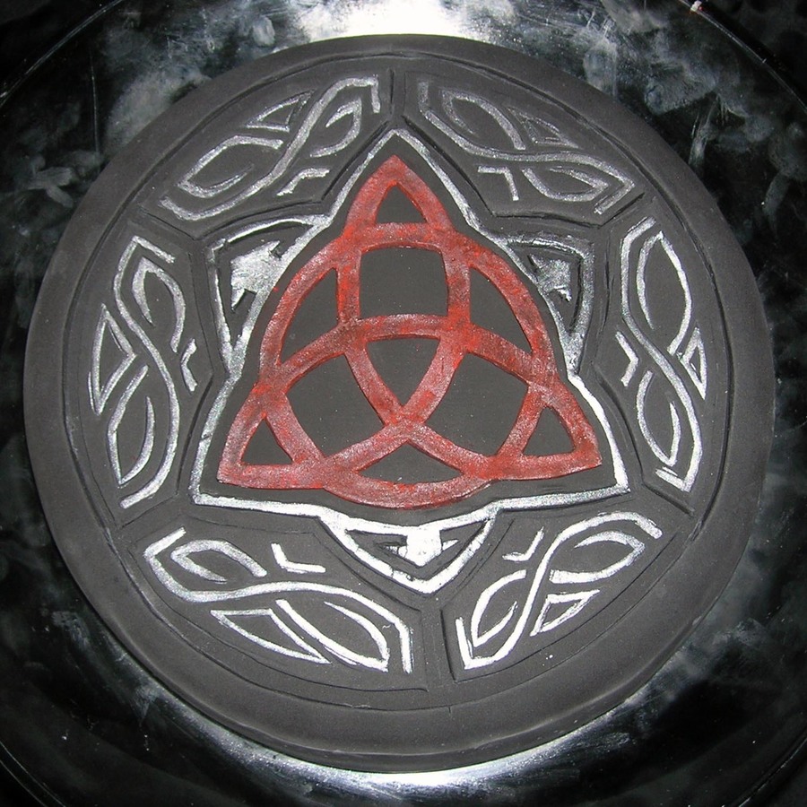Triquetra Cake - CakeCentral.com