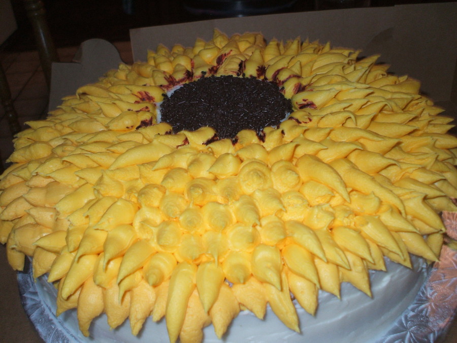 Sunflower Cake - CakeCentral.com