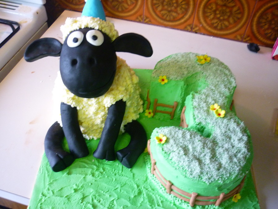 Shaun The Sheep - CakeCentral.com
