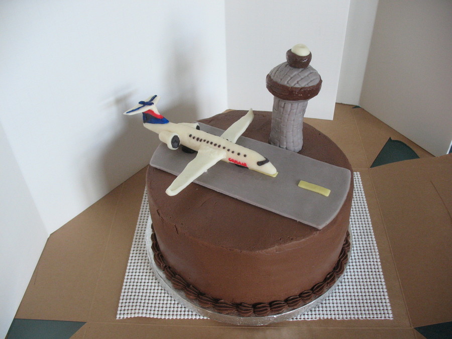 Natalie's Airplane - CakeCentral.com