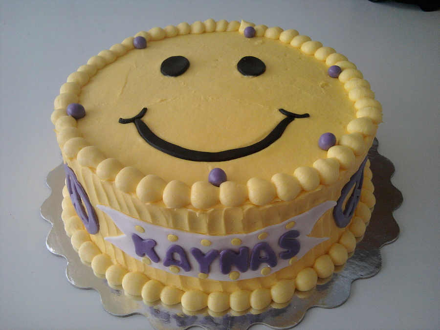 Smiley Face Cake - CakeCentral.com