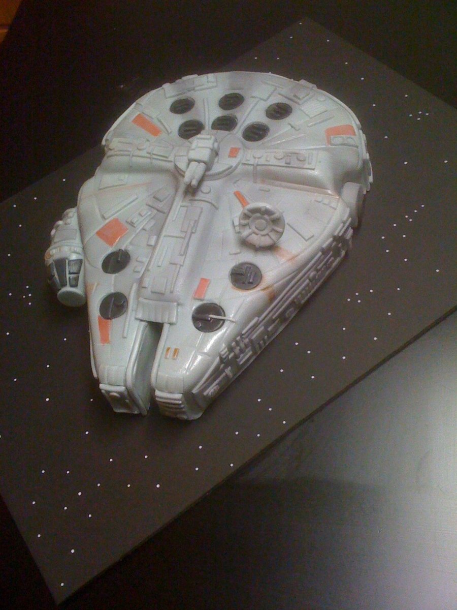 The Millennium Falcon - CakeCentral.com