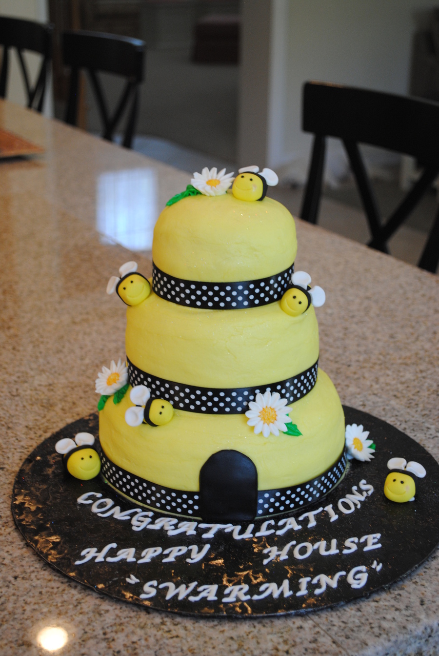 Bumble Bee Cake - CakeCentral.com