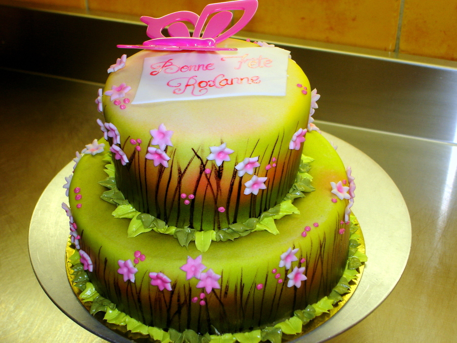 Roxanne's Birthday Cake - CakeCentral.com