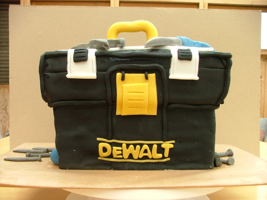 Dewalt Toolbox - CakeCentral.com