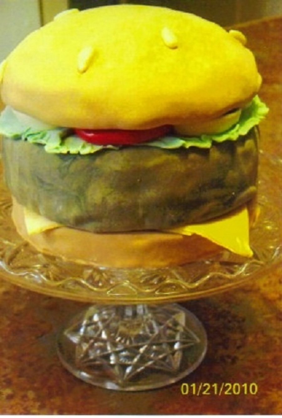 Beckys Burger Cake - CakeCentral.com