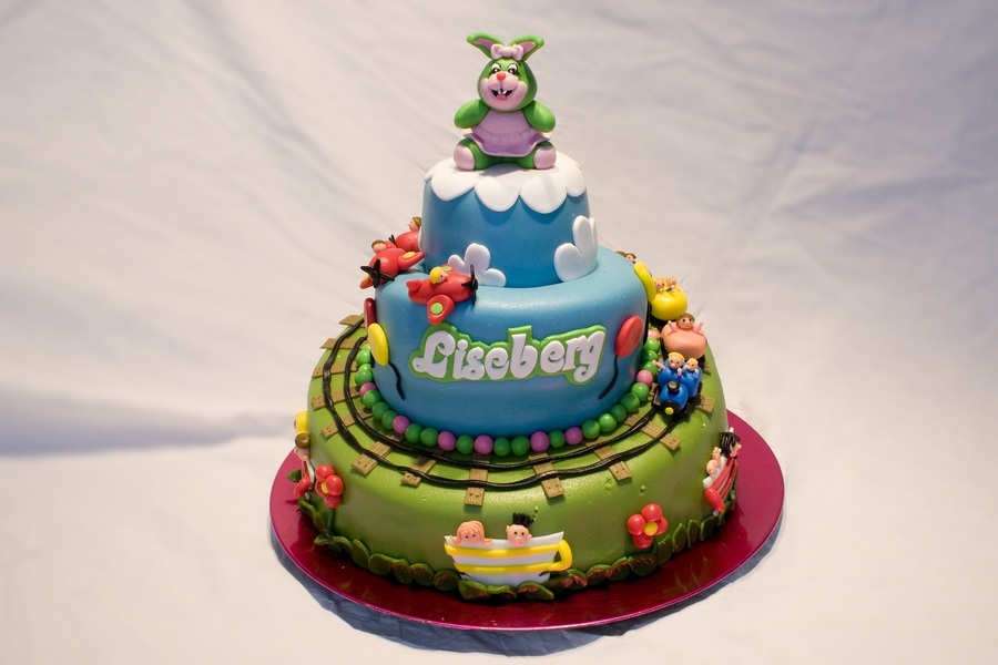 Amusement Park - CakeCentral.com