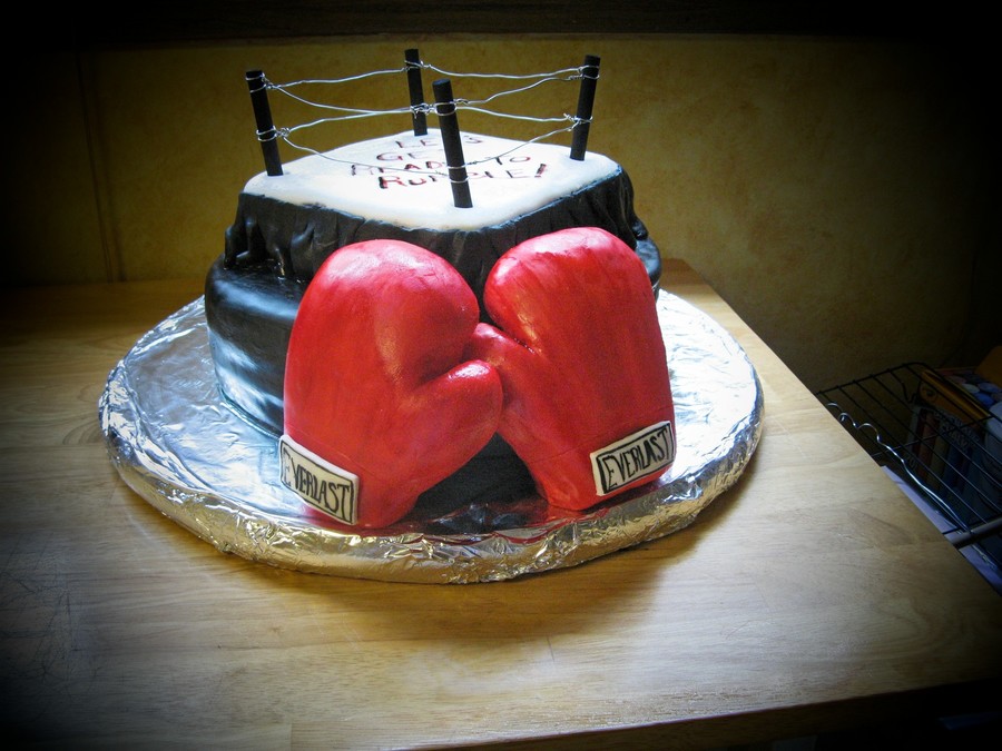 Everlast Boxing Glove And Ring Cake - CakeCentral.com