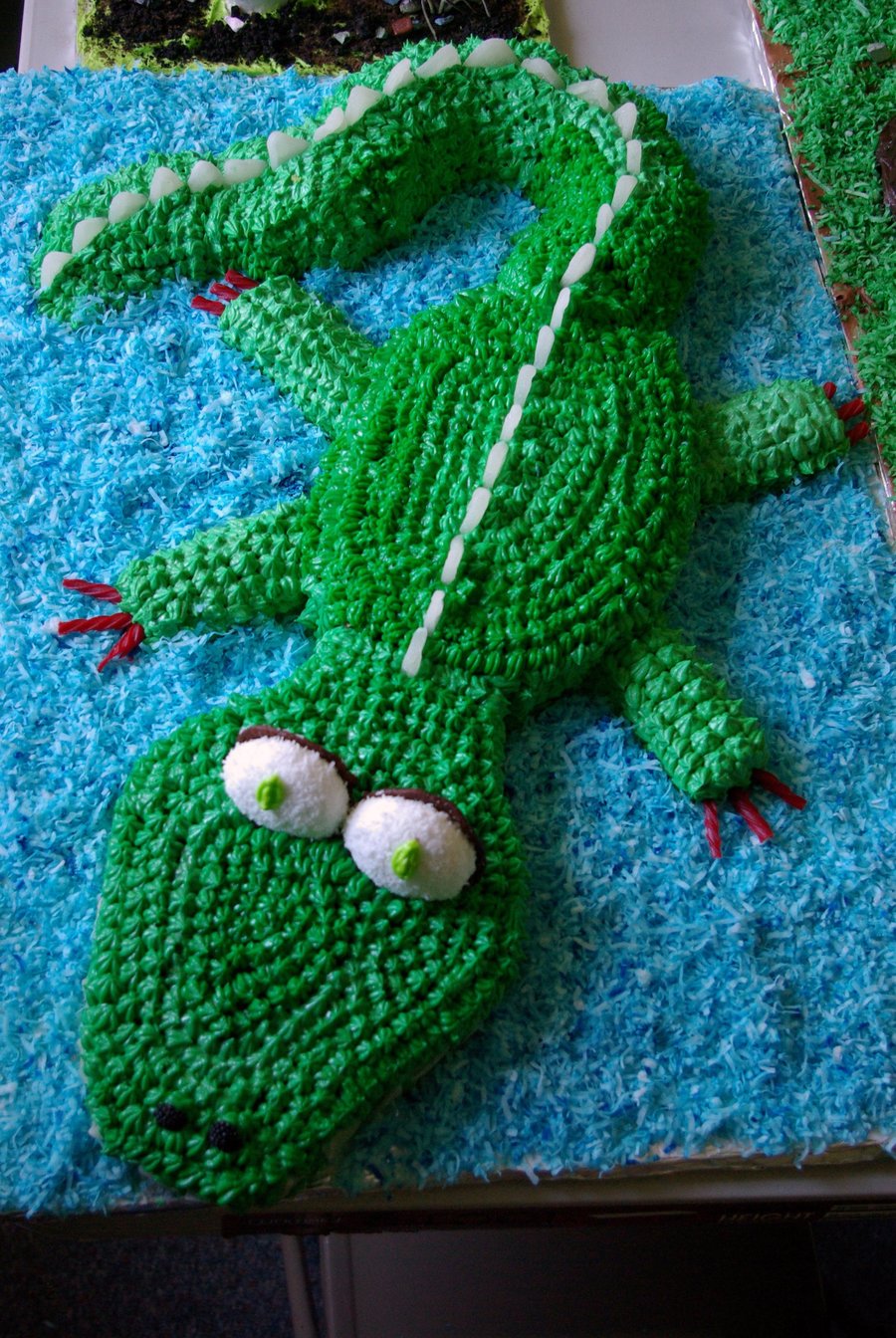 Alligator Cake - CakeCentral.com