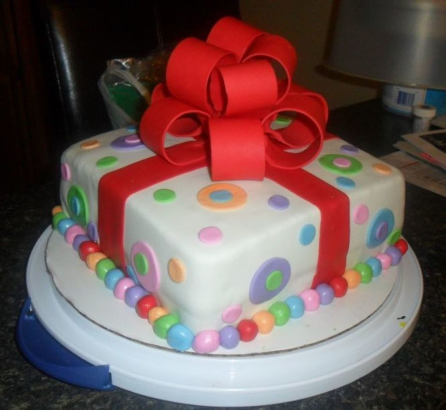 Present Cake - CakeCentral.com