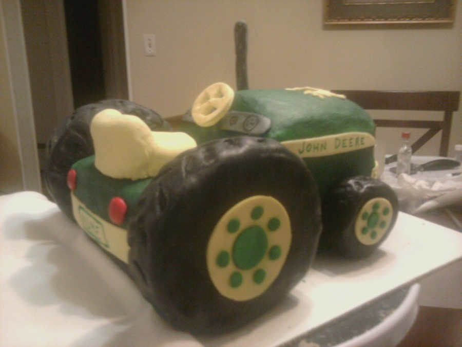 John Deere Tractor - CakeCentral.com