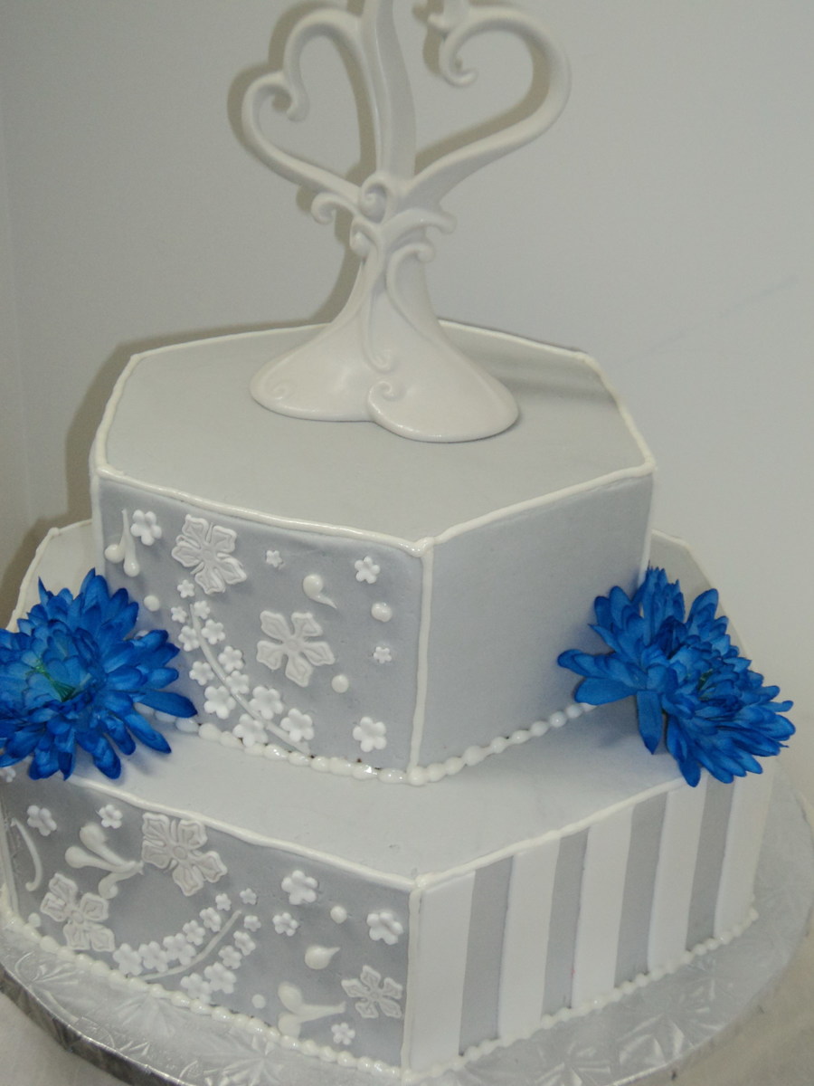 Grey And White Cake - CakeCentral.com