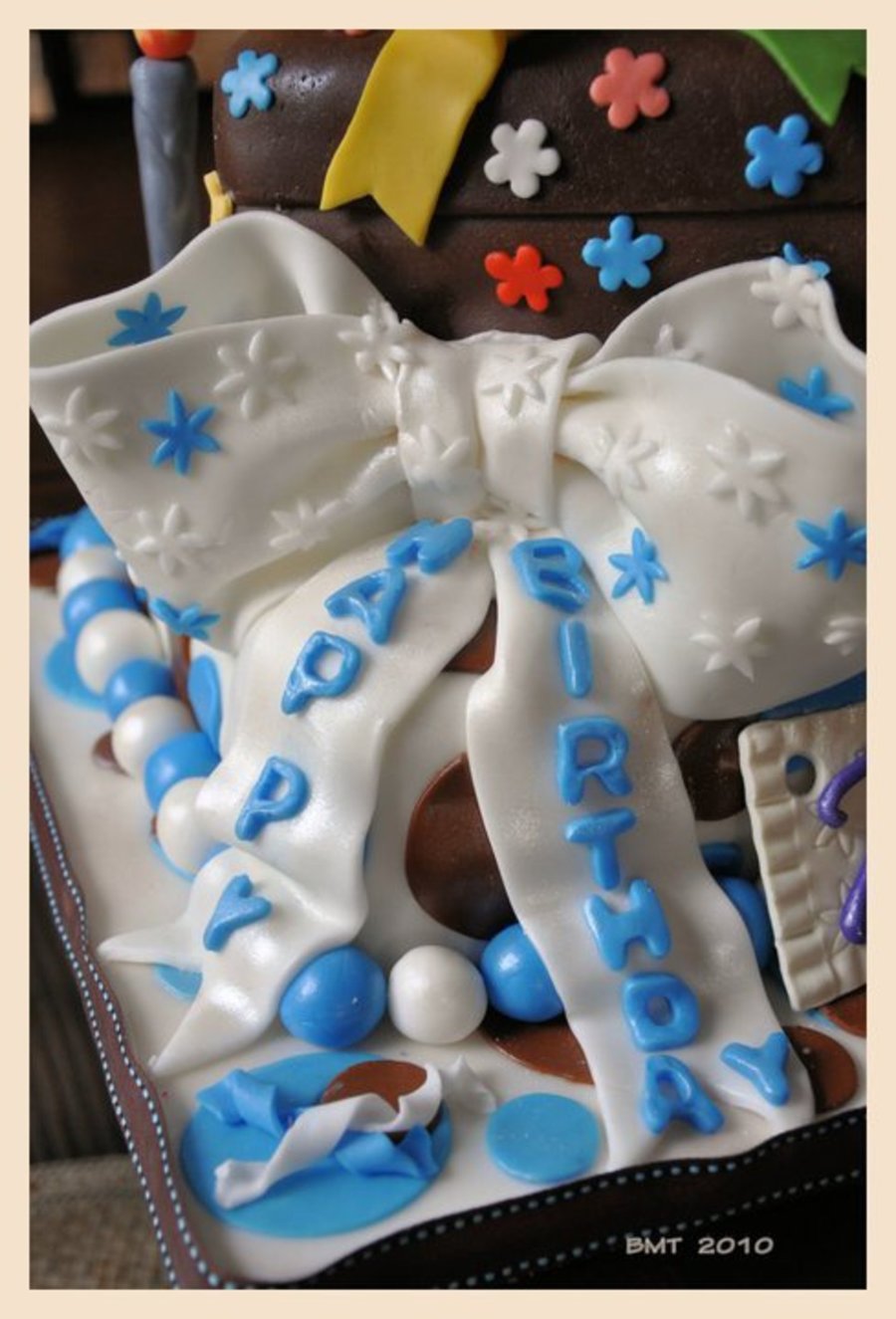 Gift Box Theme Birthday Cake - CakeCentral.com