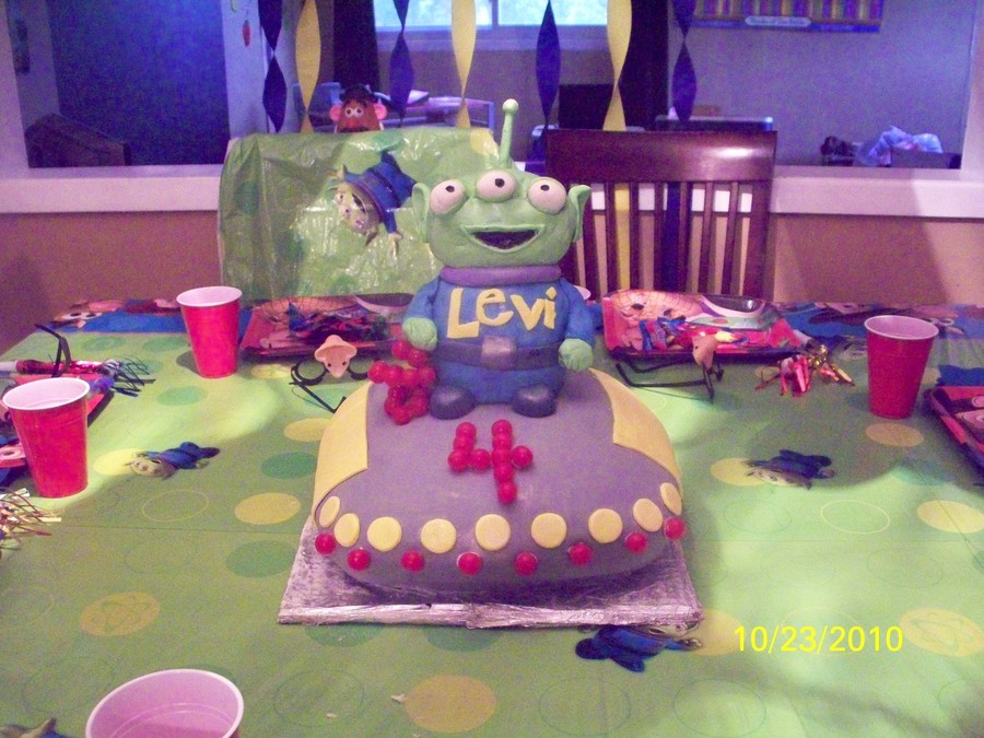 Alien From Toy Story - CakeCentral.com