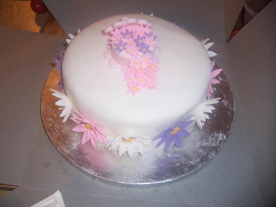 Crazy Daisy Cake - CakeCentral.com