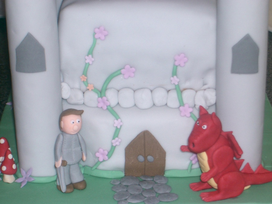 Medieval Castle - CakeCentral.com