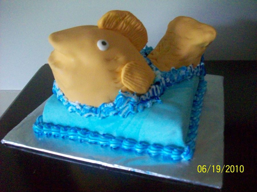 Fishy Cake - CakeCentral.com