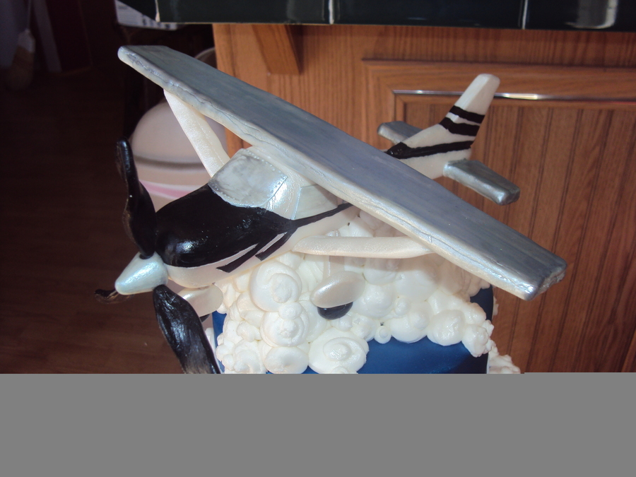 Cessna 182 - CakeCentral.com