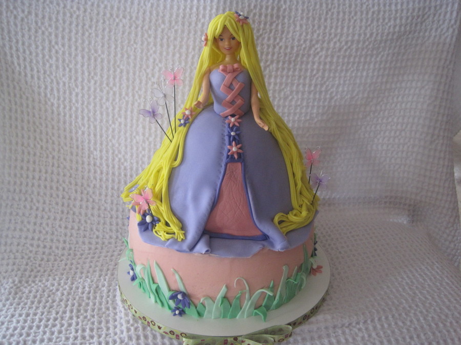 Tangled Rapunzel Cake - CakeCentral.com