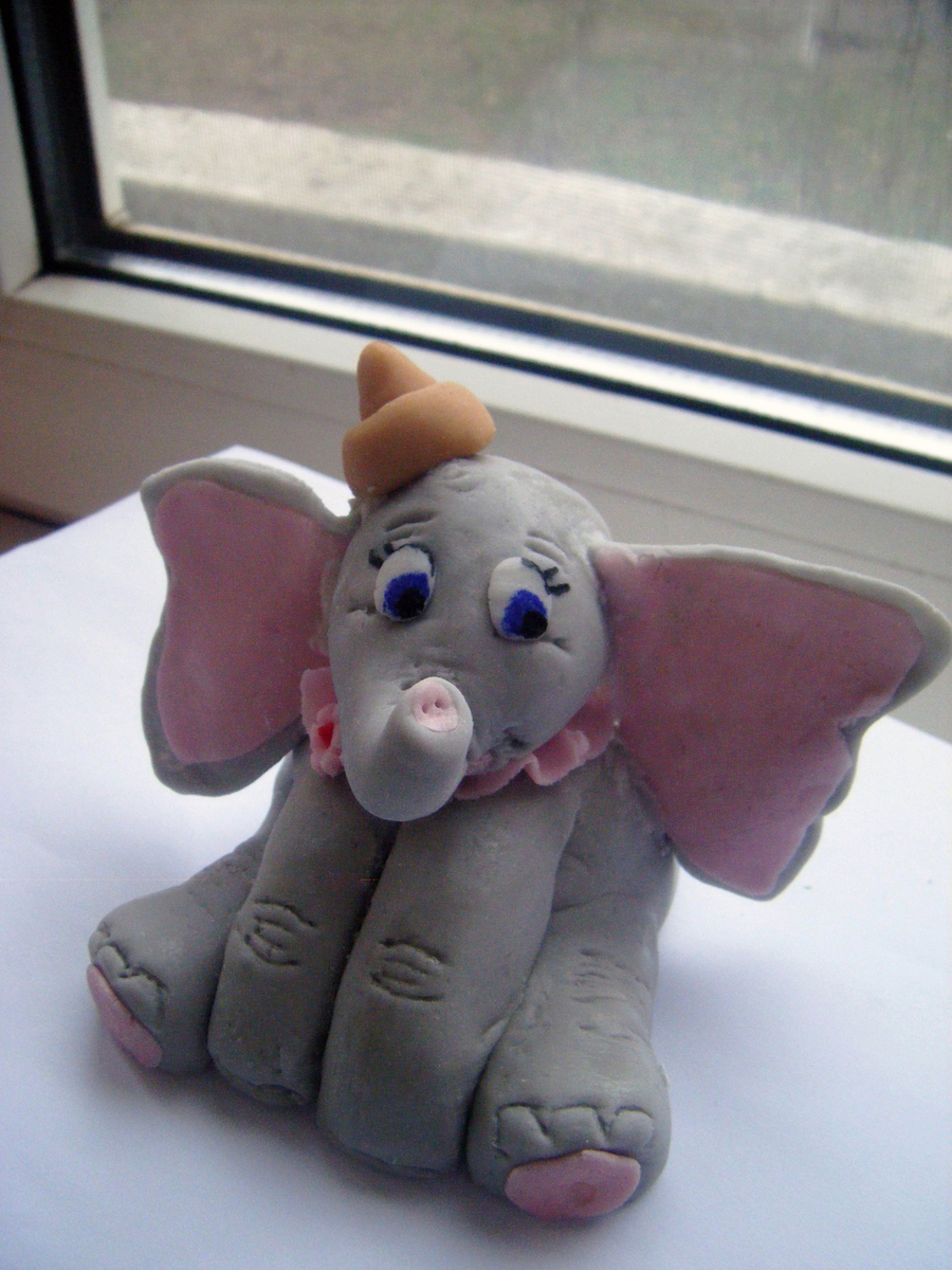 Dumbo Figurine - CakeCentral.com