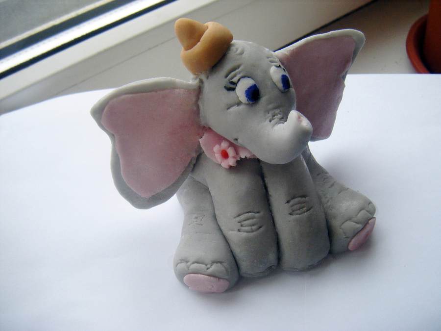 Dumbo Figurine - CakeCentral.com