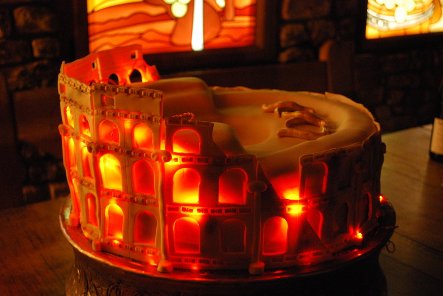Colosseum - CakeCentral.com