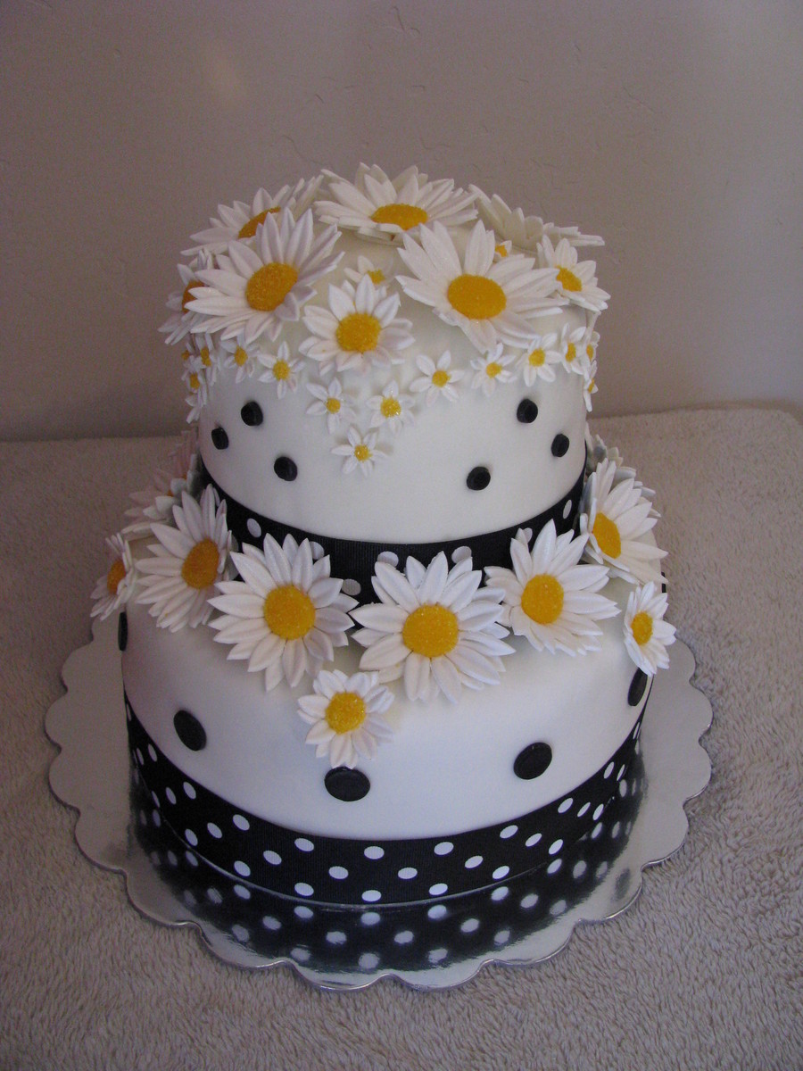 Daisy Cake - CakeCentral.com