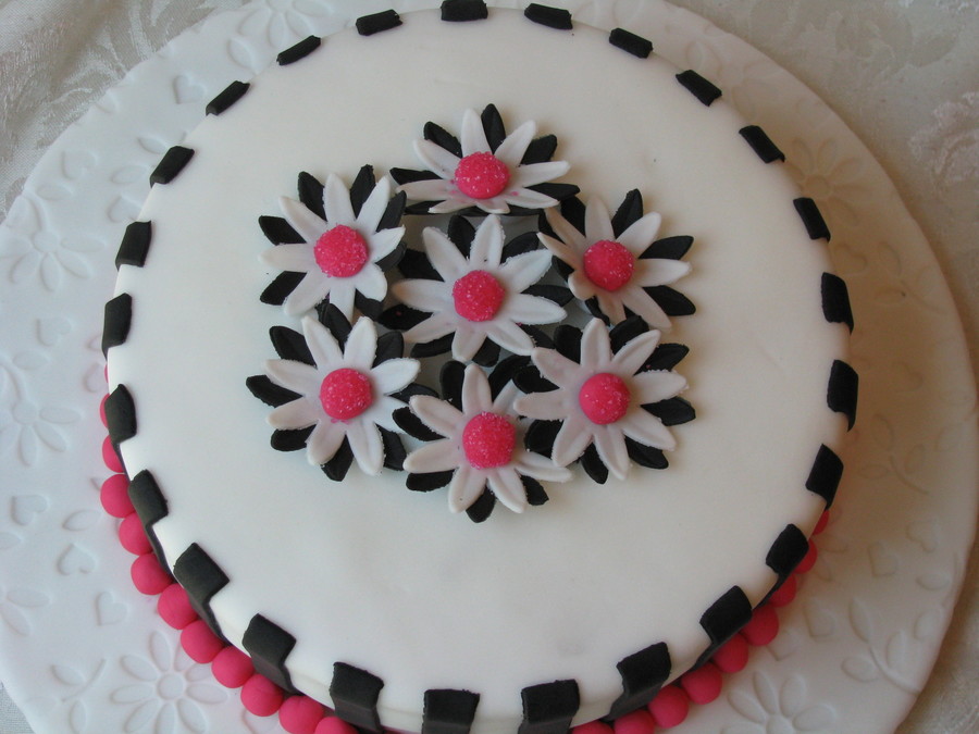 Final Cake For Gum Paste And Fondant Class - CakeCentral.com