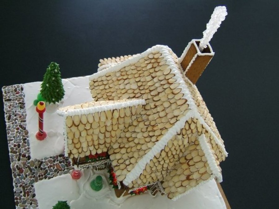 Gingerbread Cottage - CakeCentral.com