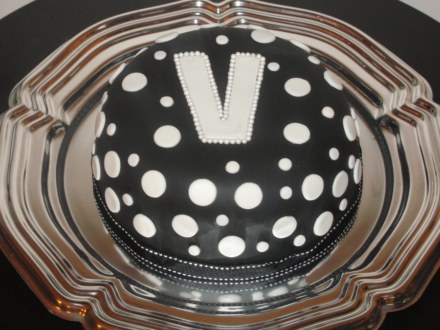 Polka Dots - CakeCentral.com