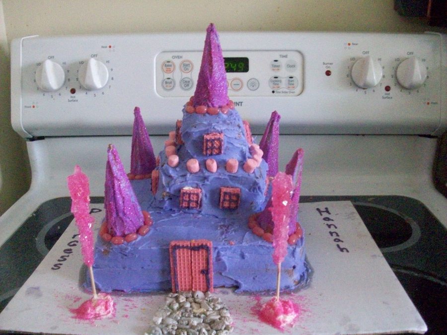 My Very First Castle Cake - CakeCentral.com