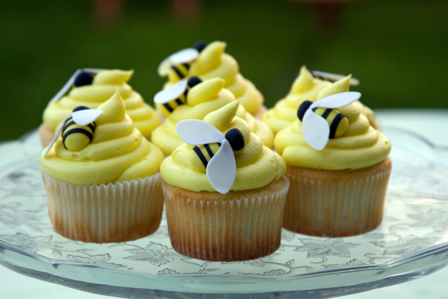 Bumblebee Cupcakes - CakeCentral.com