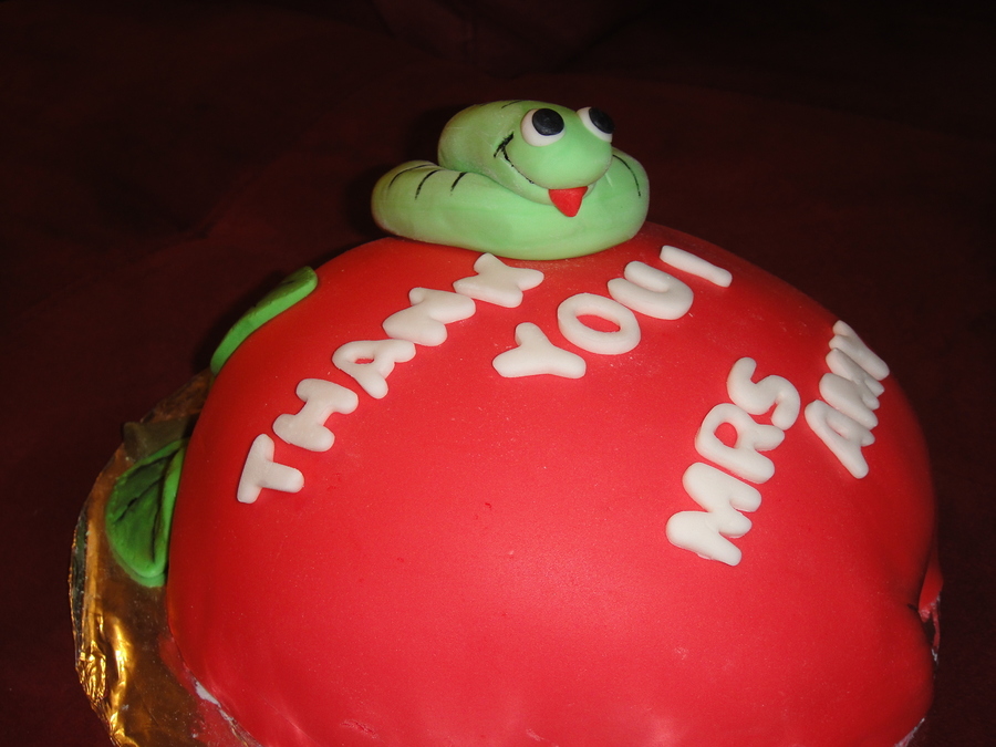Apple & Worm_Thank You Teacher - CakeCentral.com