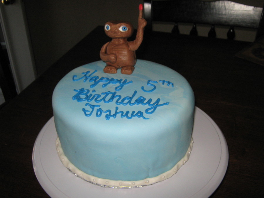 E.t. The Extra Terrestrial Birthday Cake - CakeCentral.com