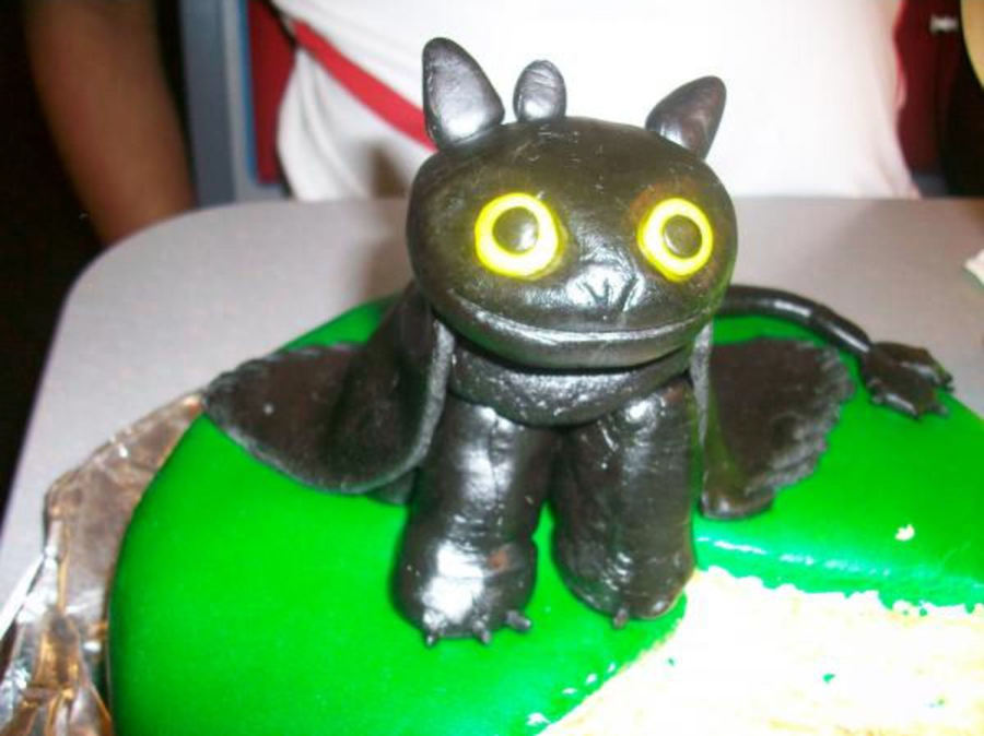 Toothless From How To Train Your Dragon Cake Theme - CakeCentral.com