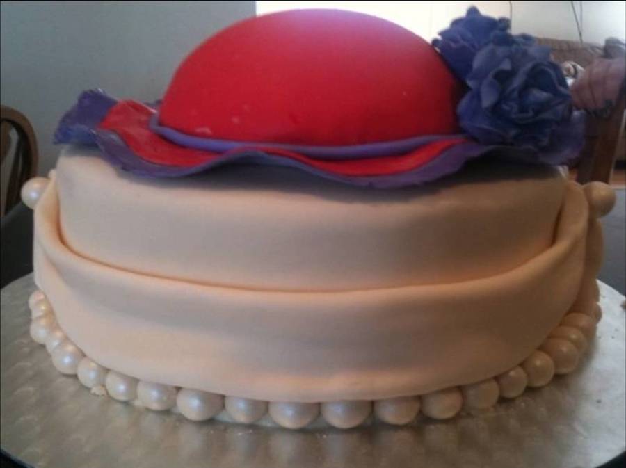 Red Hat Cake - CakeCentral.com