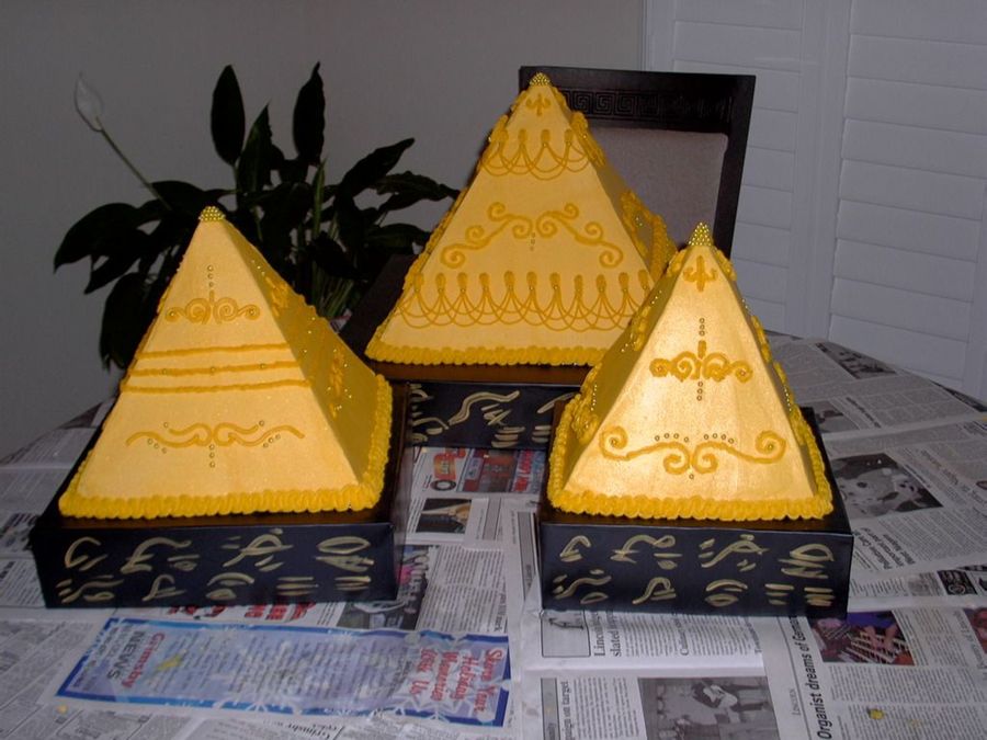 Pyramid Cakes - CakeCentral.com
