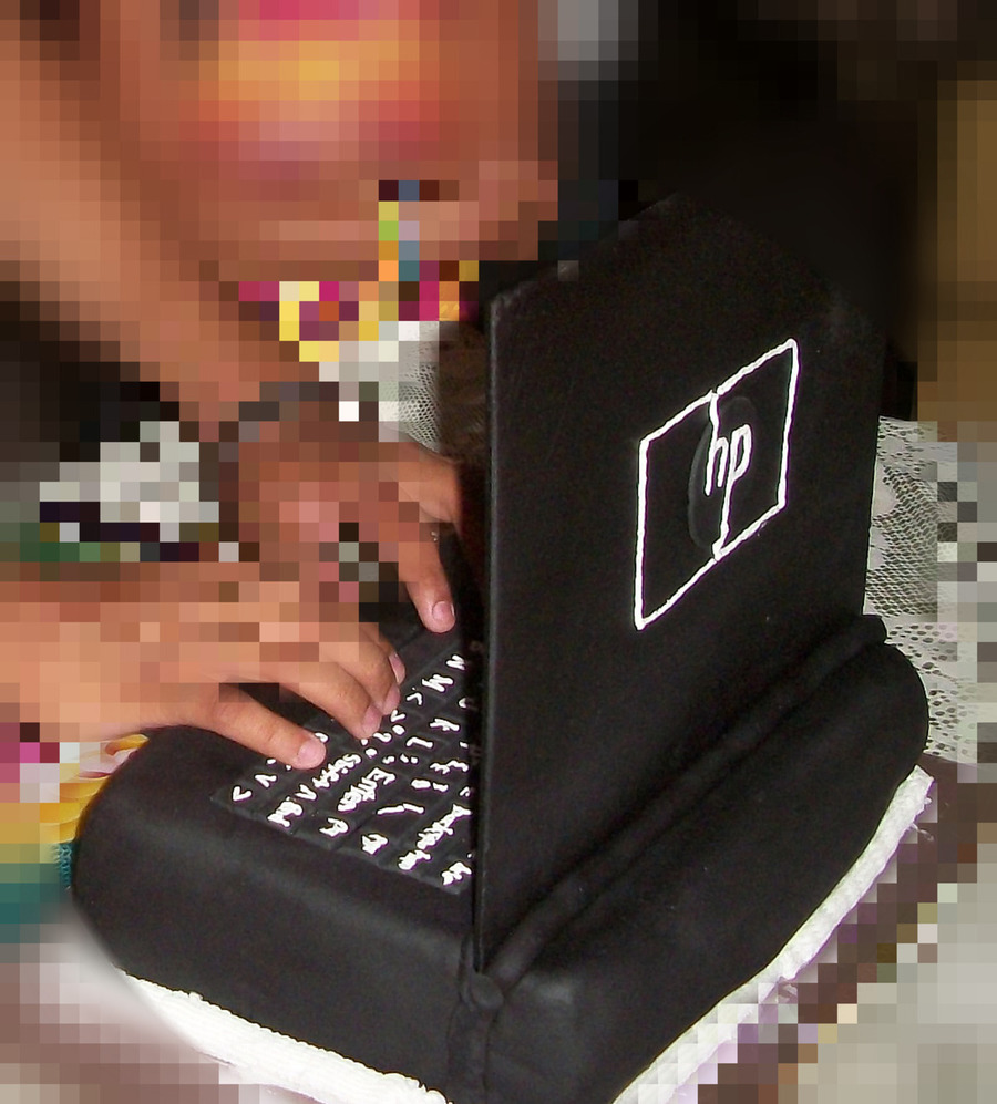 Laptop Cake - CakeCentral.com