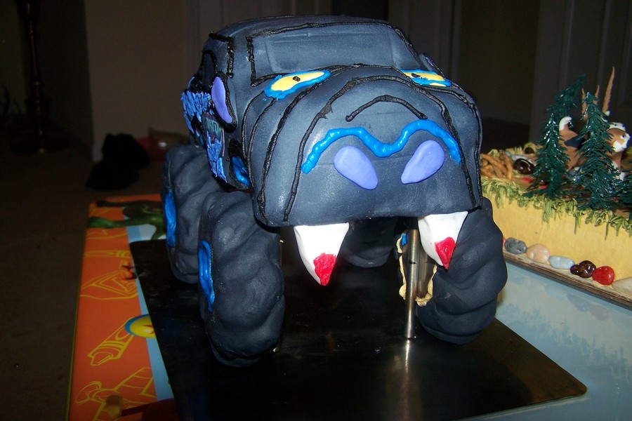 Predator Monster Truck Cake - CakeCentral.com