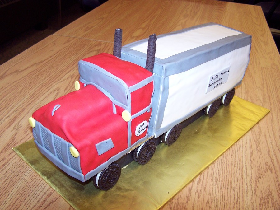 Semi Truck Cake - CakeCentral.com